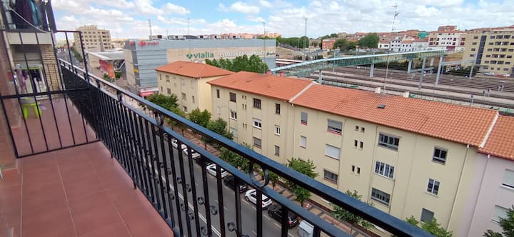 Piso Frente A La Estación De Tren - Salamanque