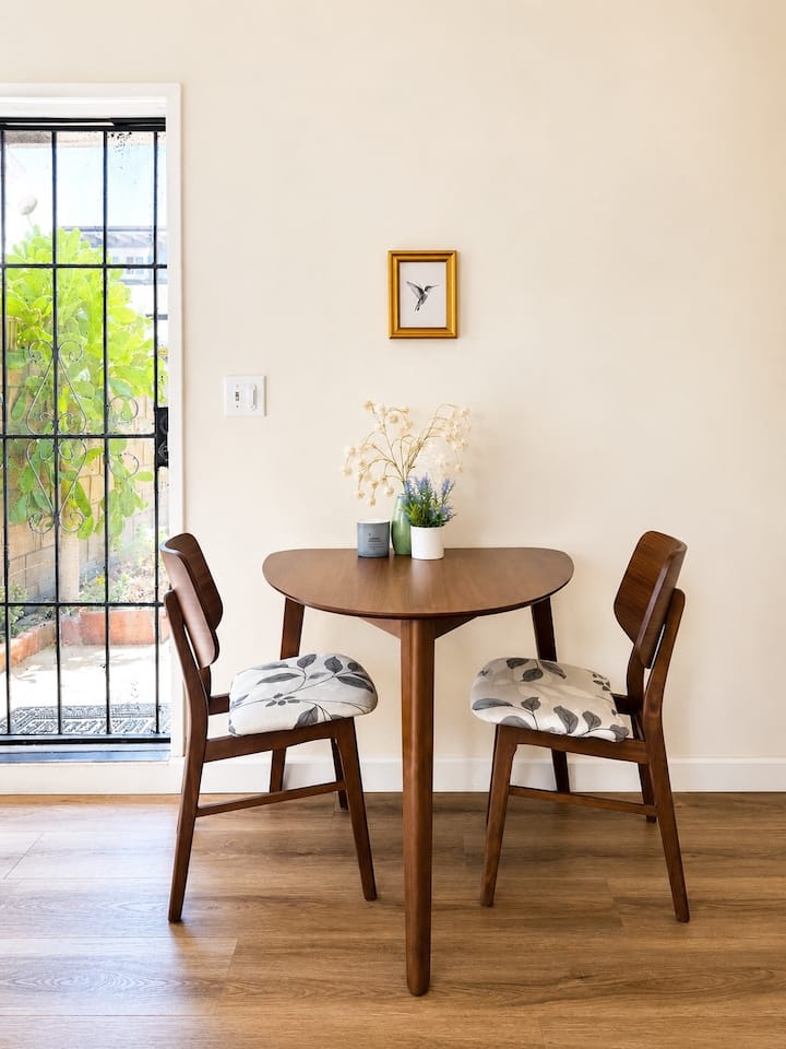 Unit D K-town Guest House (1br Full Unit) - Laurel Canyon - Los Angeles