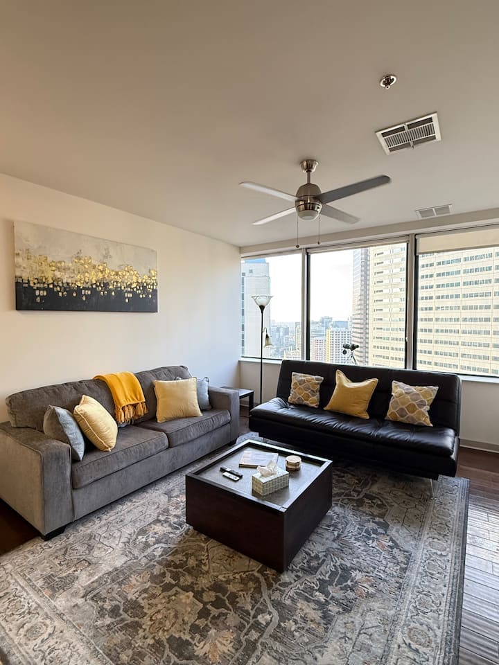 Charming High Rise 1br | Parking Included - Dallas, TX