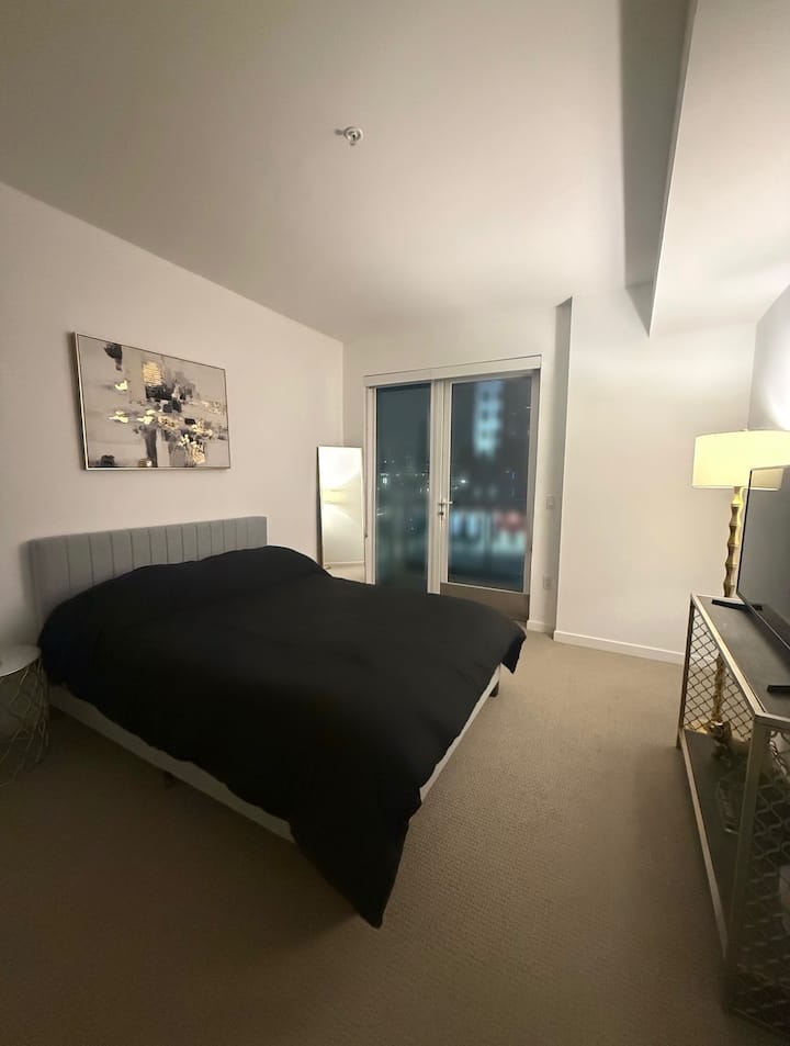 Private Luxury Bedrm & Bath In Dtlb Sleeps Up To 4 - Long Beach, CA