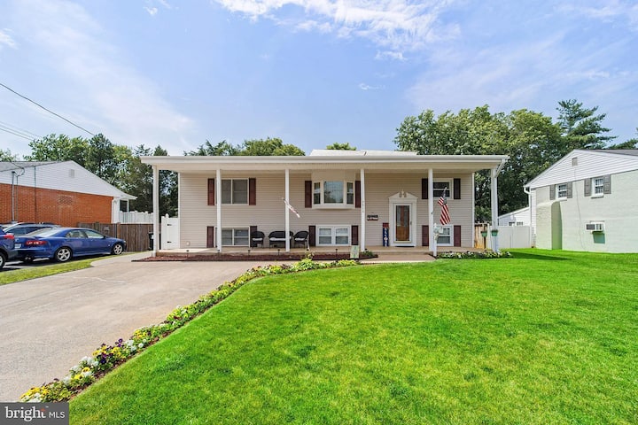 Arrive And Breathe; A Whole Home, Not A Hotel. - Manassas, VA