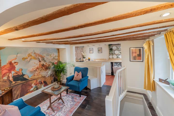 Historic Pub Retreat • Beams, Parking • Sleeps 9 - Bath