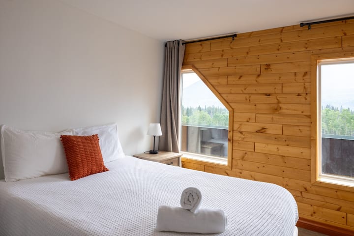 Suite 7 At The Gem | Mountain Stay Near Banff - Canmore