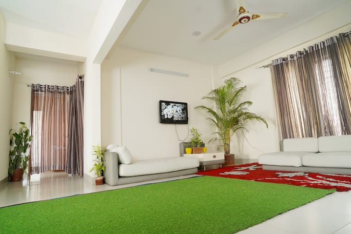 Bashundhara 3br/4bath Premium Flat 3ac,nearairport - Bangladesh