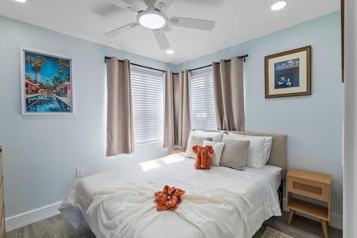 Madeira Beach, Florida: Relaxing 1-br Getaway - Madeira Beach, FL