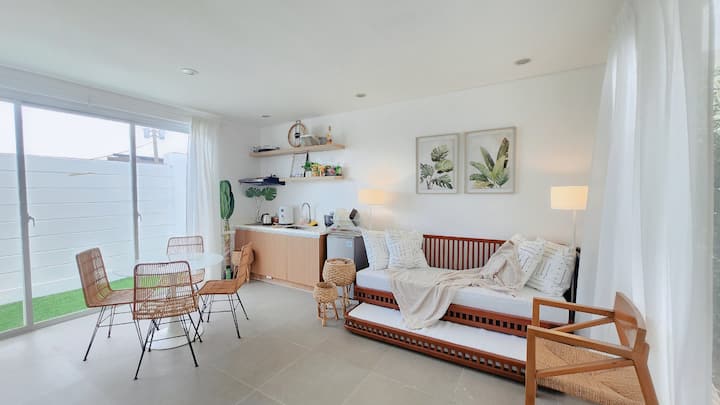 Luxurious Staycation Near Twin Lakes Tagaytay - Nasugbu