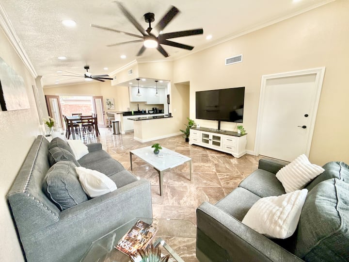 Family Retreat | Game Room | Near Downtown - Tucson, AZ