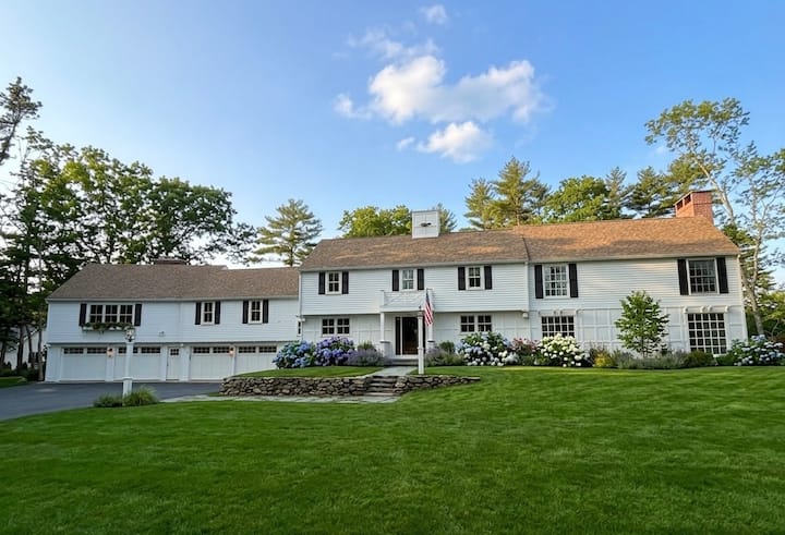 Grand Duxbury Estate W/ Guest House | Sleeps 16 - Halifax, MA