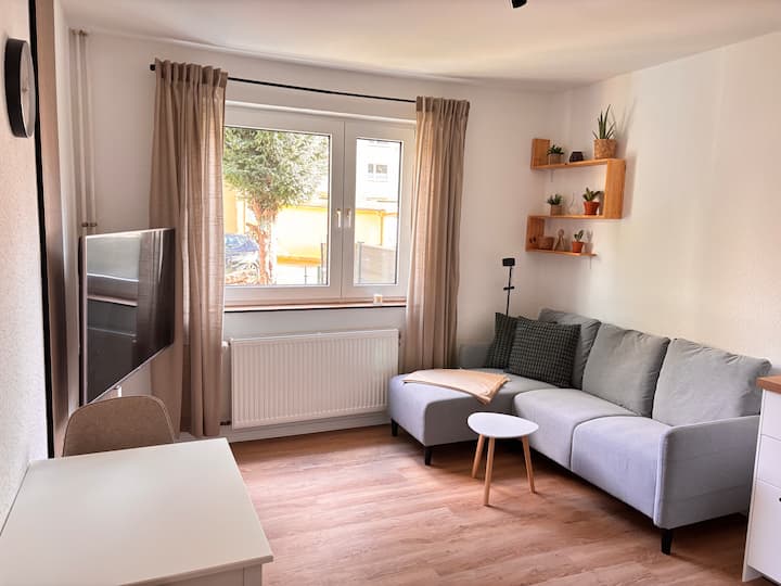 Moderne Und Gemütliche 2-zimmer Wohnung Nähe Hbf - Duisburg