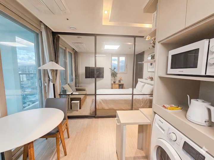 * *호텔펜션플러스* 써밋베이 등대해변 1.5룸 하프오션뷰 주중 랜덤 객실 판매 02 - Sokcho-si