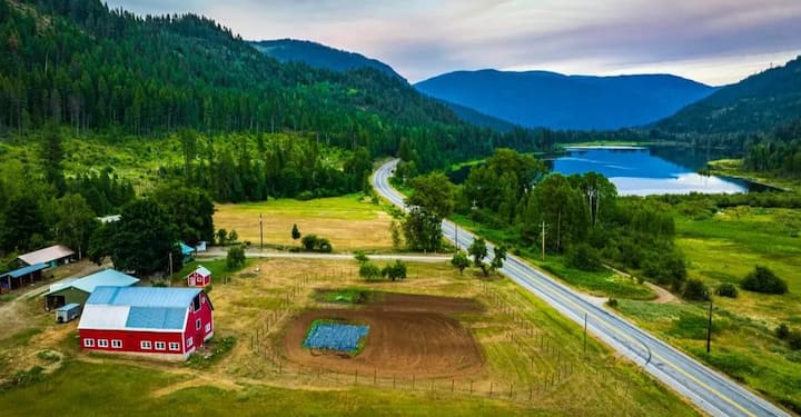 Lake View, Private Farm, King Bed, Salmo/fruitvale - Salmo