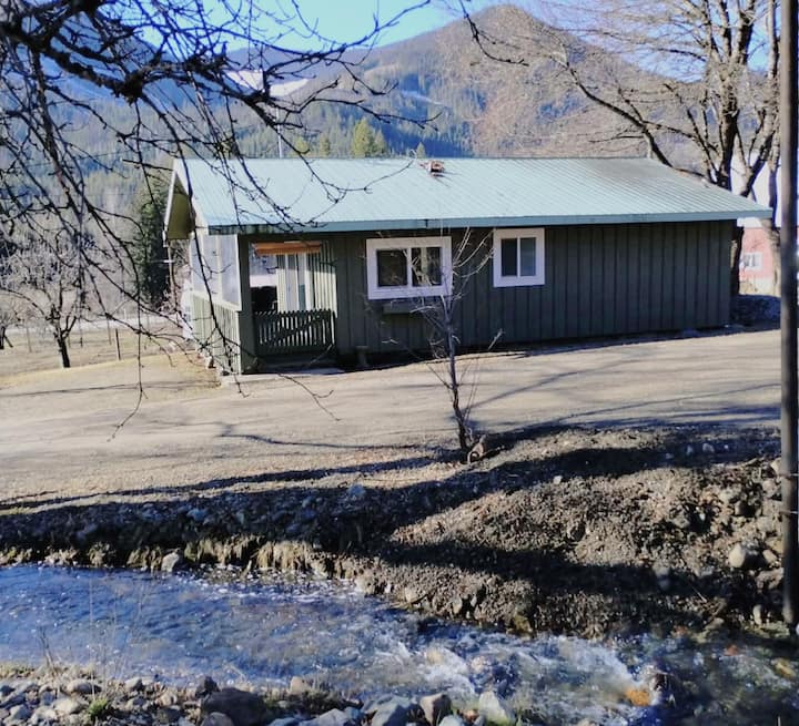 Lake View, Private Farm, King Bed, Salmo/fruitvale - Salmo