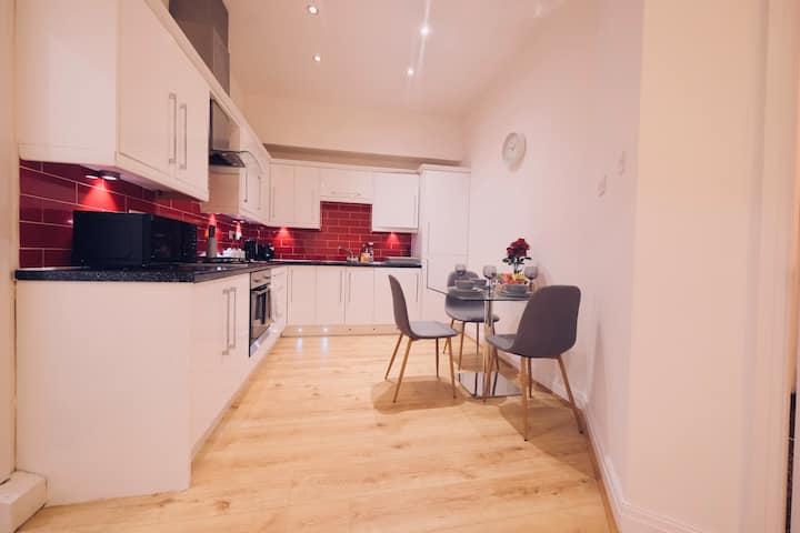 2 Bedroom Apartment In Leeds City Centre - Leeds