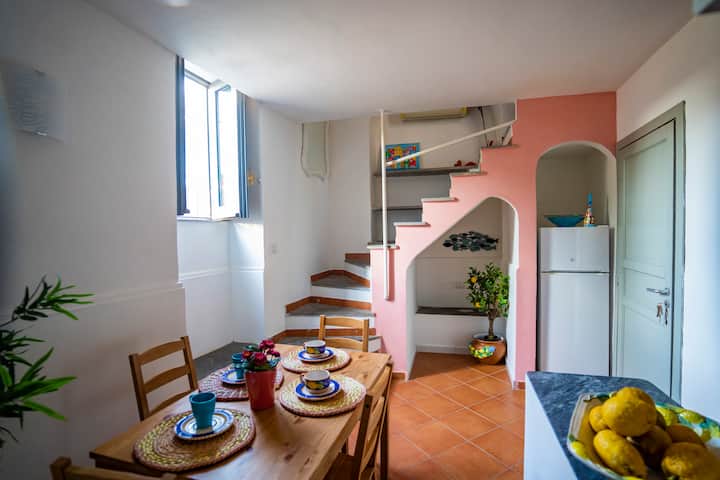 La Casa Del Comandante
La Cinzia - Procida