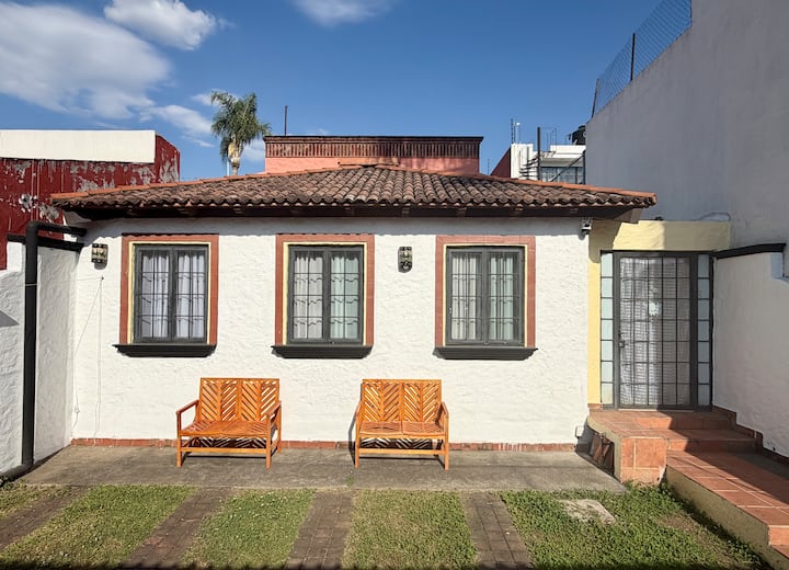 Casa Estilo Rustico Con Cochera - Uruapan