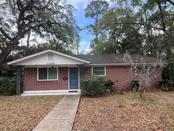 Spacious 3 Bdrm Home & Yard In Walkable Avondale - ジャクソンビル, FL