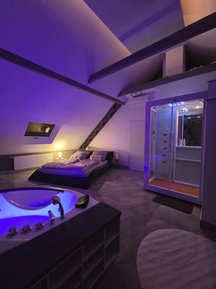Rose Wellnessoase Whirlpool Und Sauna - Gelsenkirchen