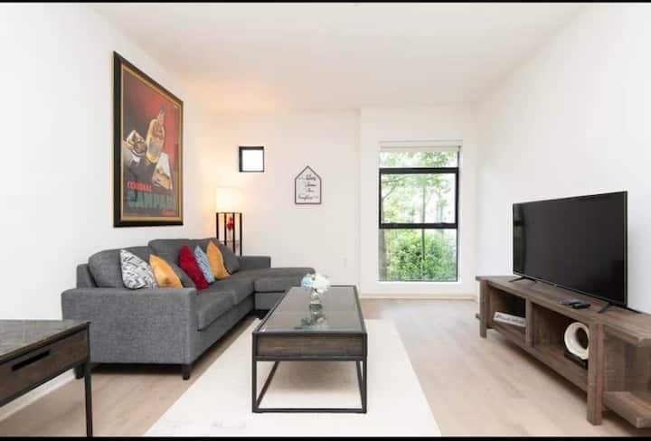 Two Bedroom Two Bath In Hollywood - Los Angeles, CA