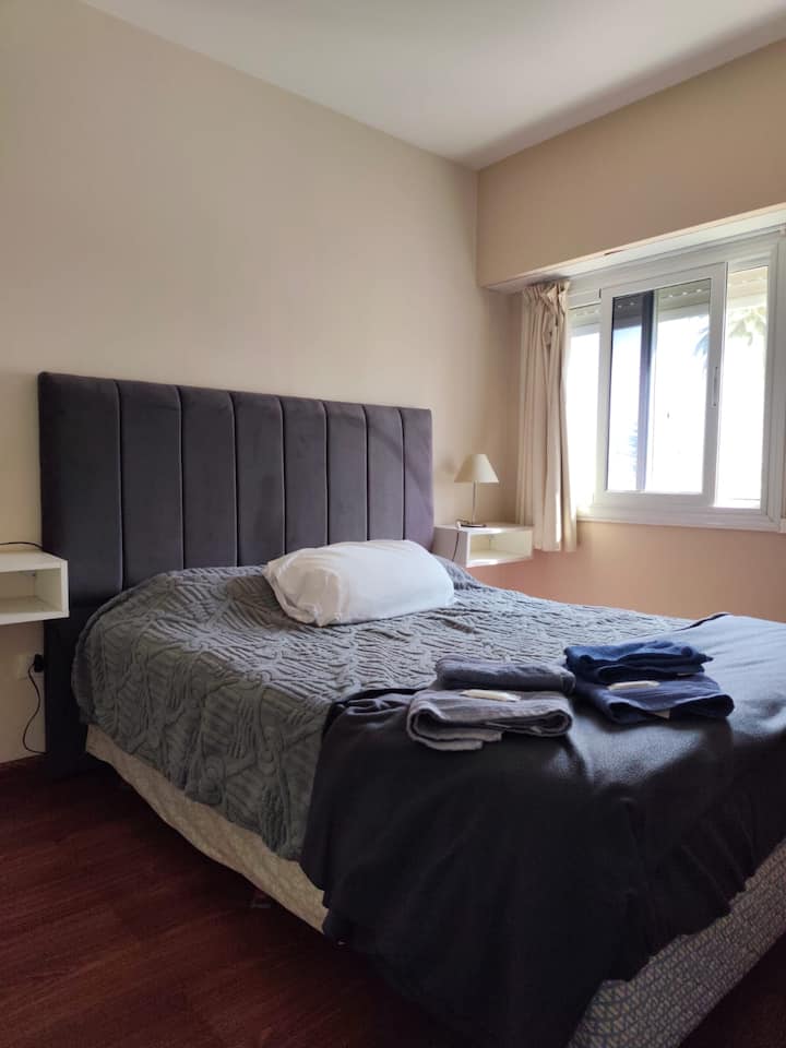 Alquiler Por Dia Centrico Con Cochera A 50 Metros - Bahía Blanca