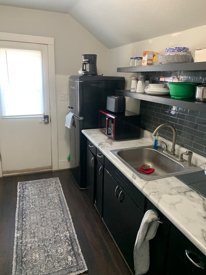 Quaint Apartment - Cedar Lake, WI