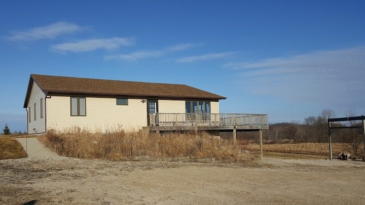 Big Buck Lodge - Large & Small Groups Welcome - Elkhart Lake, WI