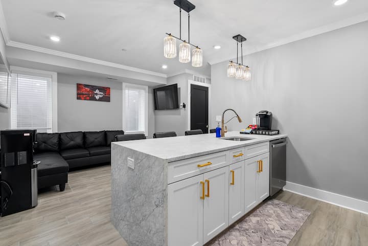 Spacious &Modern 3brcondo Near Floridaave Hotspots - Washington, D.C., DC