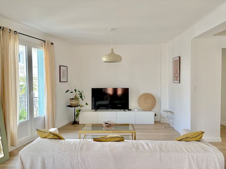 Lumineux • Centre Et Gare à Pied • Confort •  90m2 - Perpignan