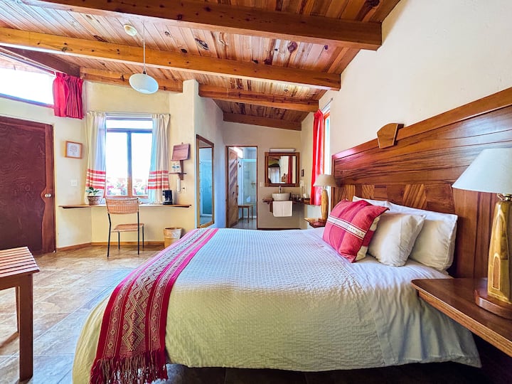 A Pasos De La Plaza · Suite Con Vista Al Jardín - Bernal