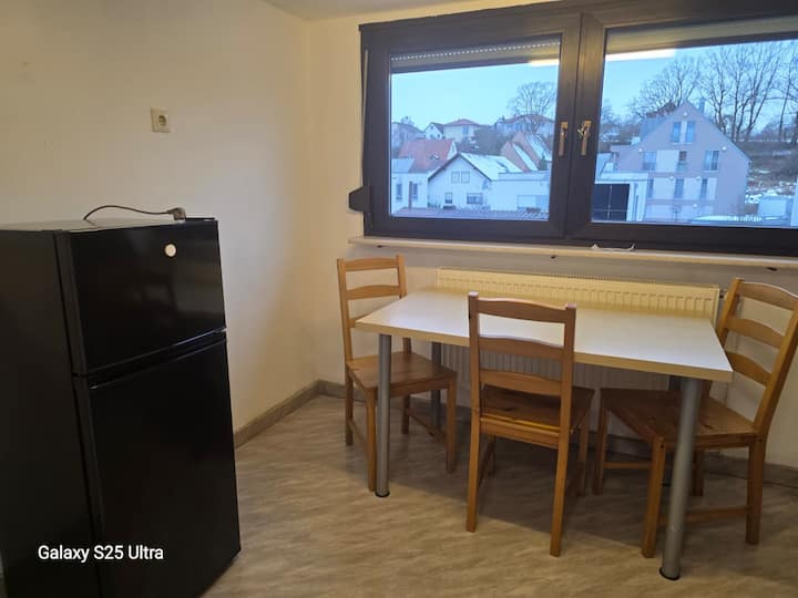 Gemütliche 2 Zimmer Wohnung In Ruhiger Lage! - Erlangen