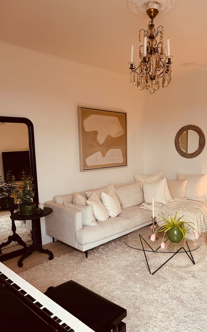 Elegant Södermalmsvåning 
Med Balkong - Stockholm