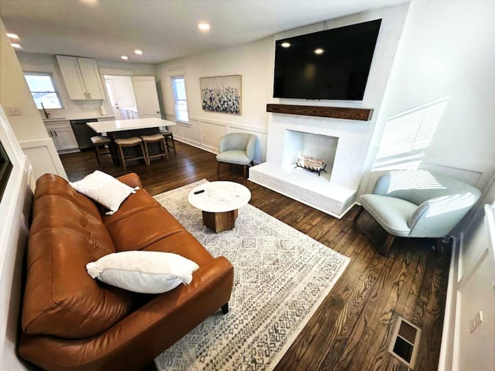 Fully Renovated House -  Minutes From Venues - 하노버