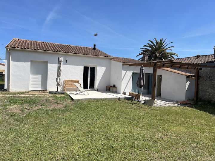 Maison Rénovée, Calme, Grand Jardin, 2km Plages - Plage de Boyardville