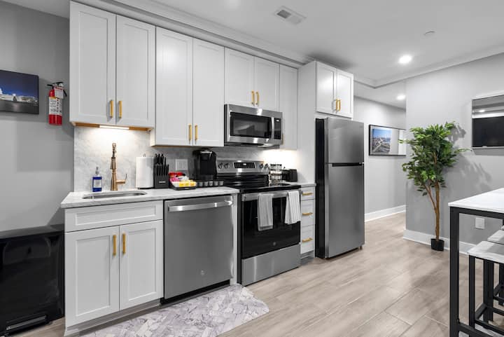 Luxury-style 3br Condo+floridaave & Dc Diningscene - Washington, D.C., DC