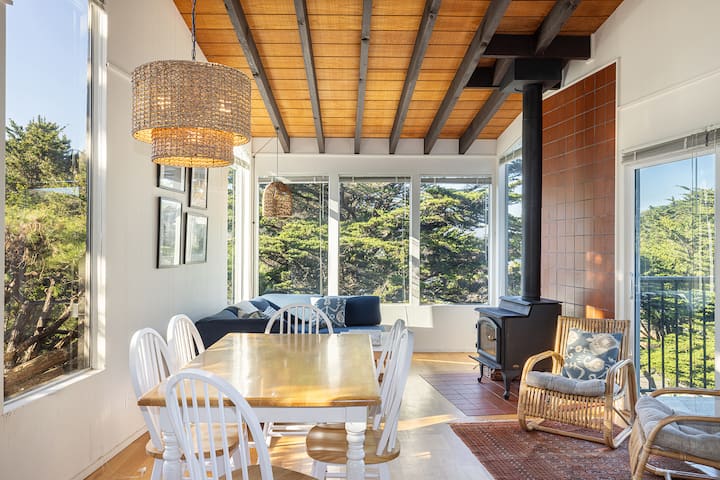 Pelican House: 5 Minute Walk To Beach! - Bodega Bay, CA