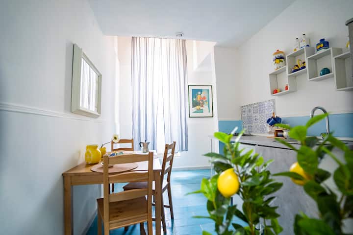 La Casa Del Comandante
La Nave - Procida