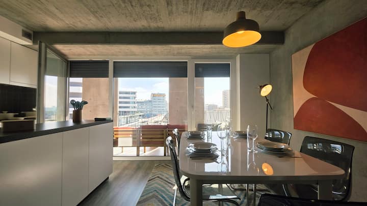 A Proa Do Moliceiro Gran Blanc — Family Friends - Aveiro