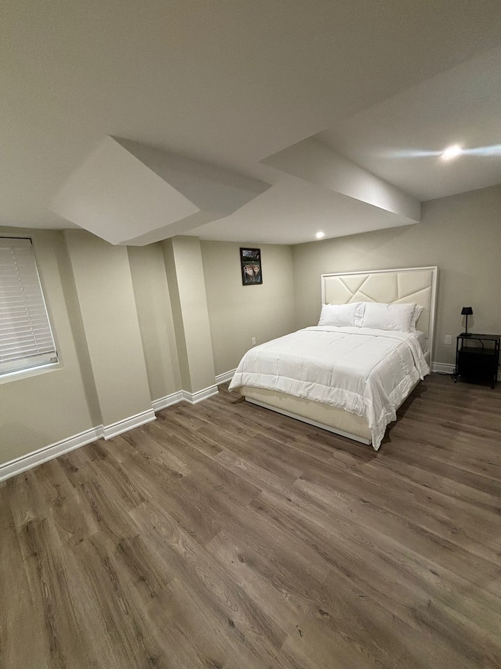 Beautiful Brand New 2 Bedroom Basement - Bradford, ON, Canada