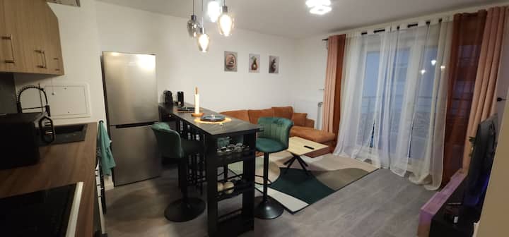 Appartement Coloré & Convivial – 2 Chambres Cosy - Goussainville