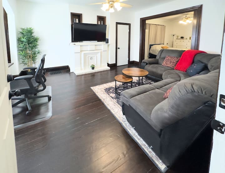 Furnished, Clean And Quiet Private 1st Floor - Staten Island