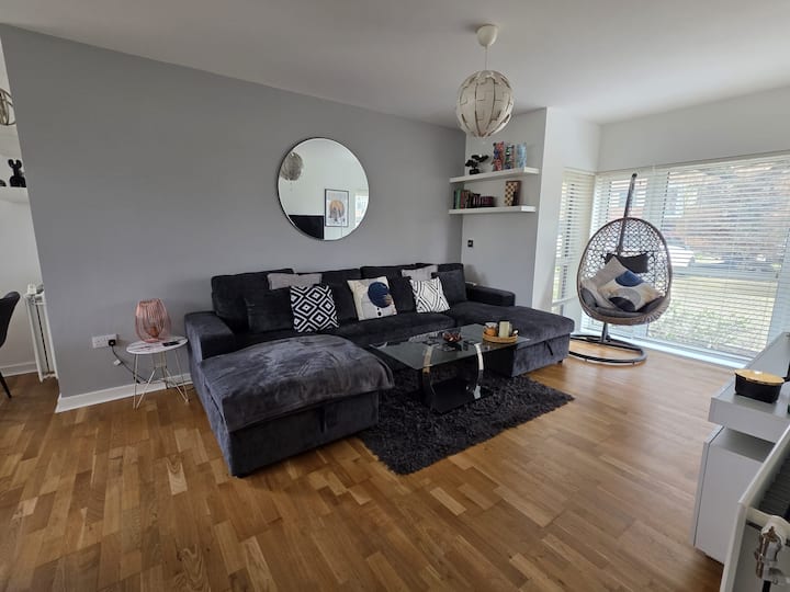 Stunning Modern Ap | Parking | Near Hospital & A12 - Colchester