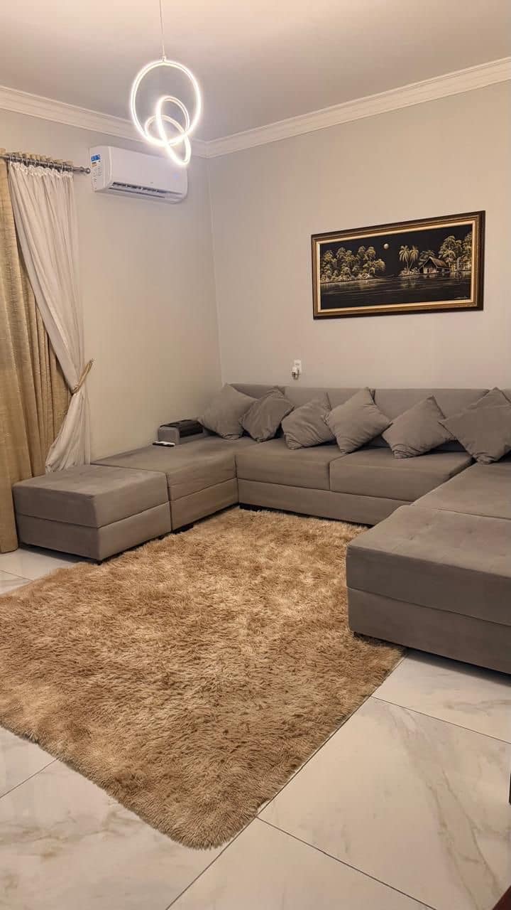 Casa Com Piscina E Jacuzzi.
3 Quartos (2 Suítes) - Cuiabá