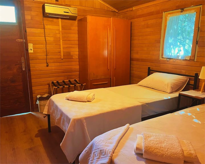 Wooden Bungalow With Breakfast Near Akçay - Edremit