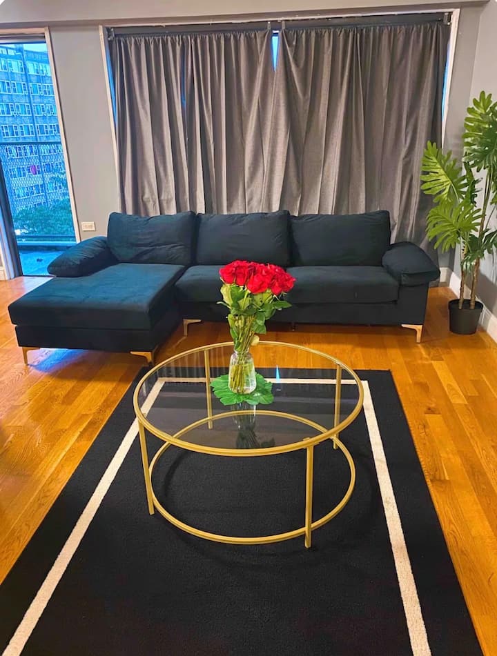 Huge 1 Bedroom Near Shopping Mall - The Bronx, NY