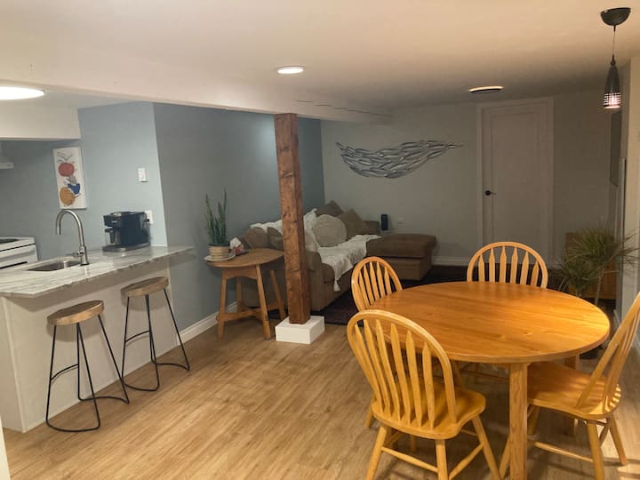 Split Chestnut - One Bedroom Plus Sofa Bed - Victoria