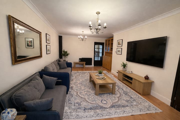 A Beautiful House - Sleeps 5 - Close To Heathrow! - Hayes