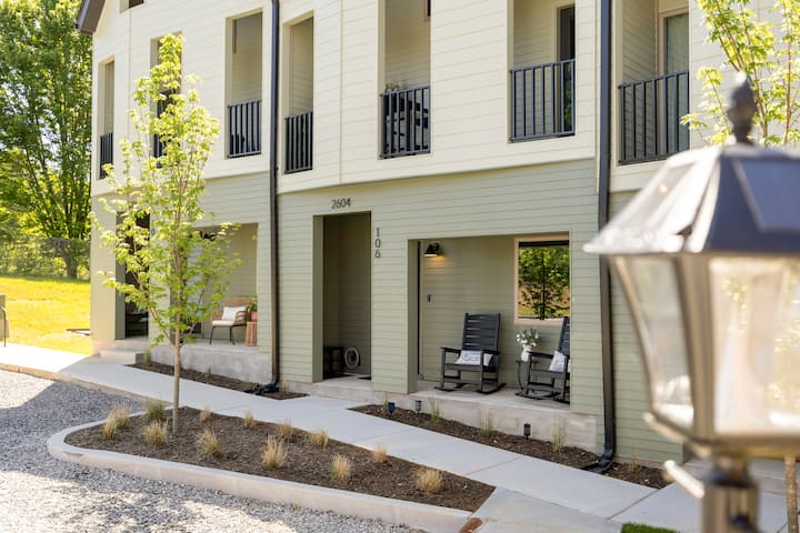 Green Cityscape Townhome-knoxville Ut Urban Soknox - Knoxville, TN