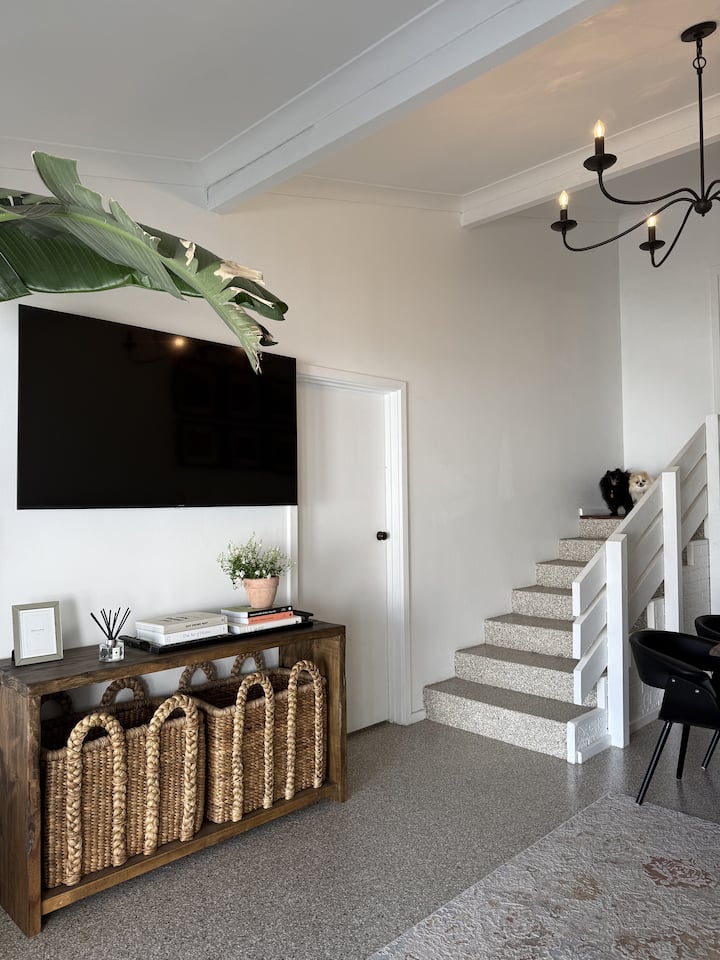 Coastal Farmhouse. Tranquil Luxury Meets Coast - Perth