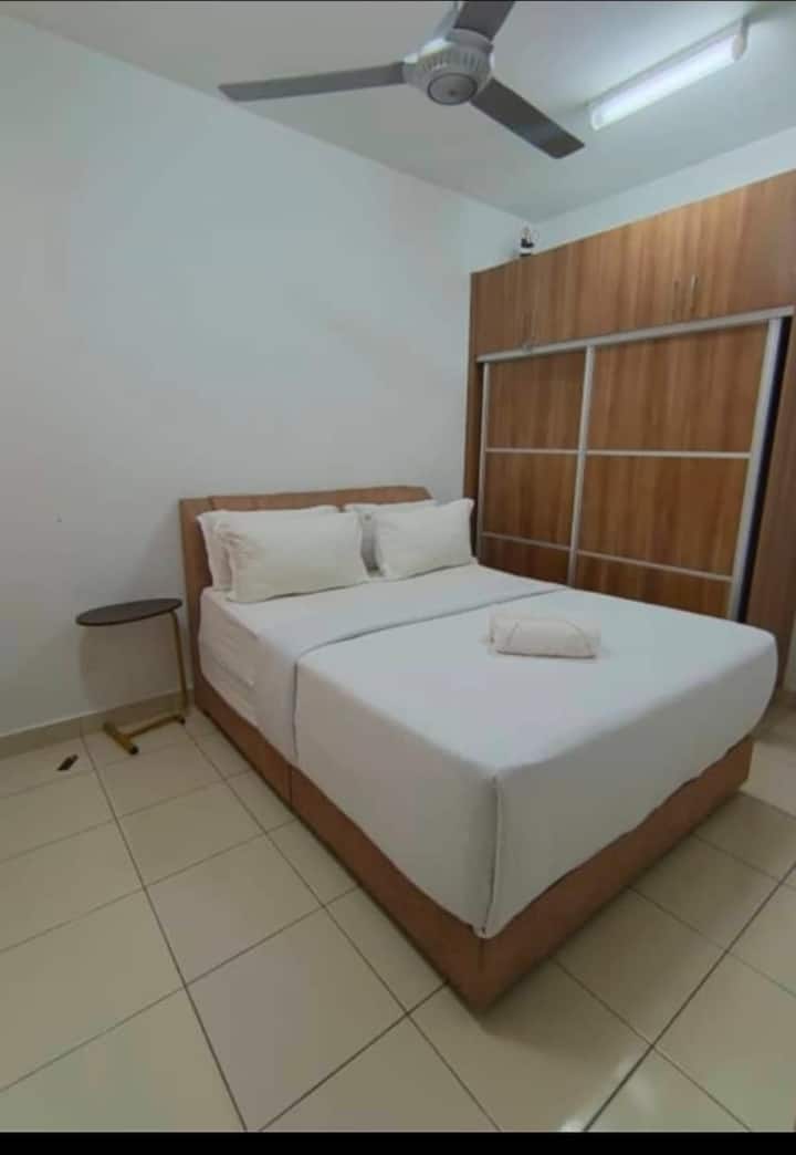 Alanis Residence View Airport 2 (12 Km Klia/klia2) - Sepang
