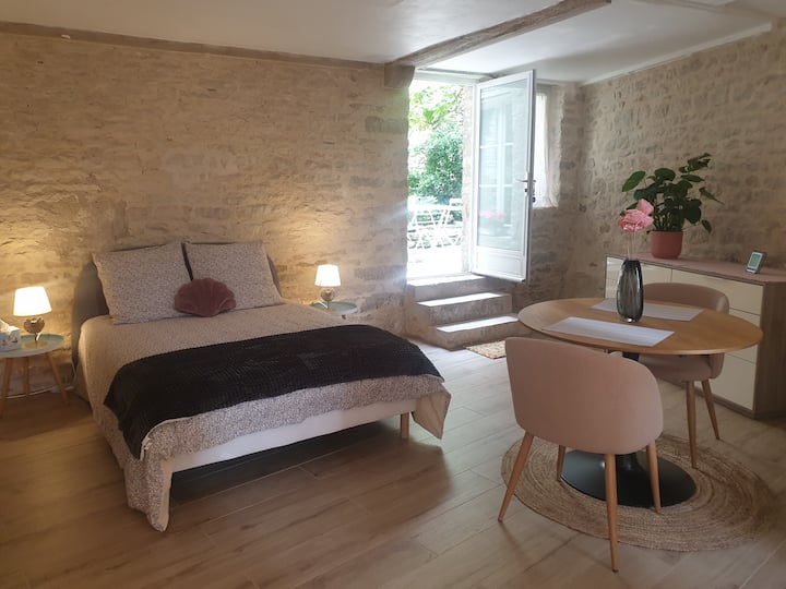 Chambre De Charme Au Coeur De Vézelay - Vézelay