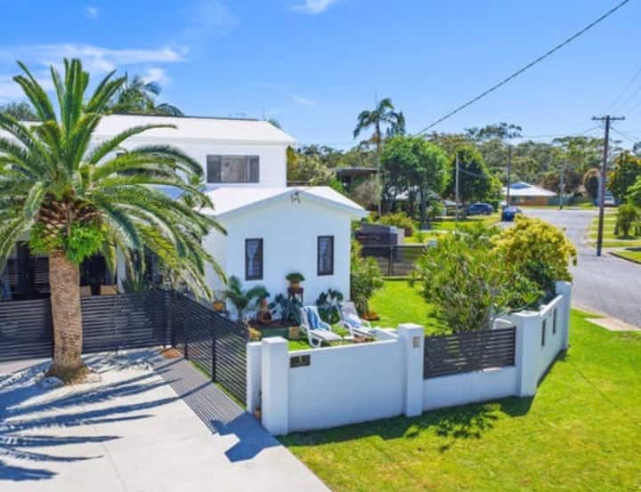 Little Gecko Retreat: 100m To Lake Cathie & Beach - Wauchope